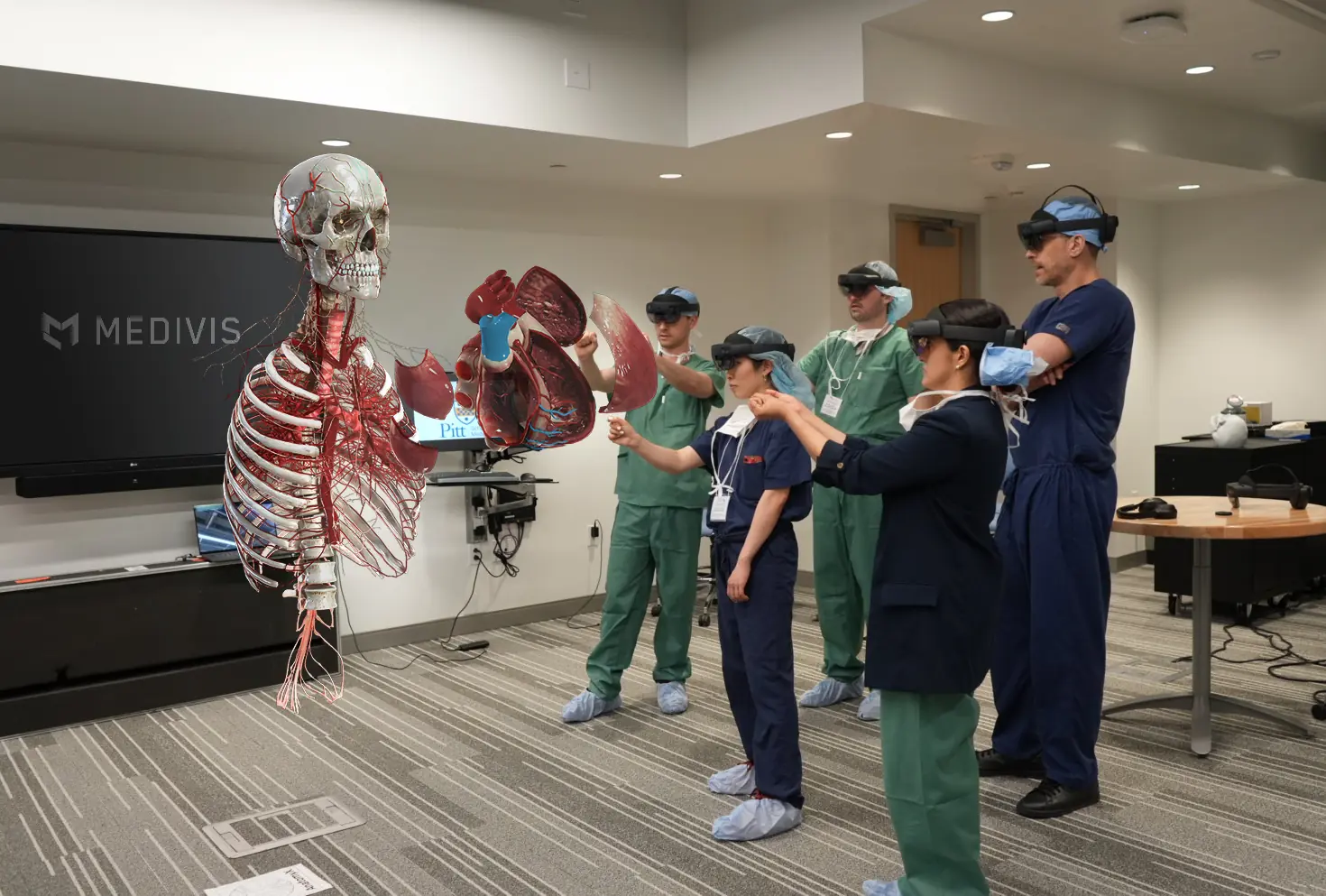 Full-body 3D anatomy education with augmented reality.